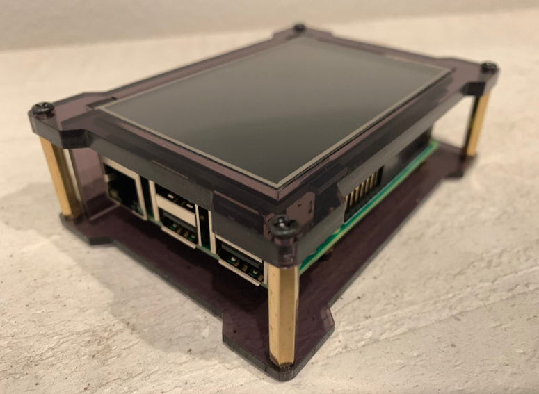 Touch screen + case for the Raspberry Pi 3